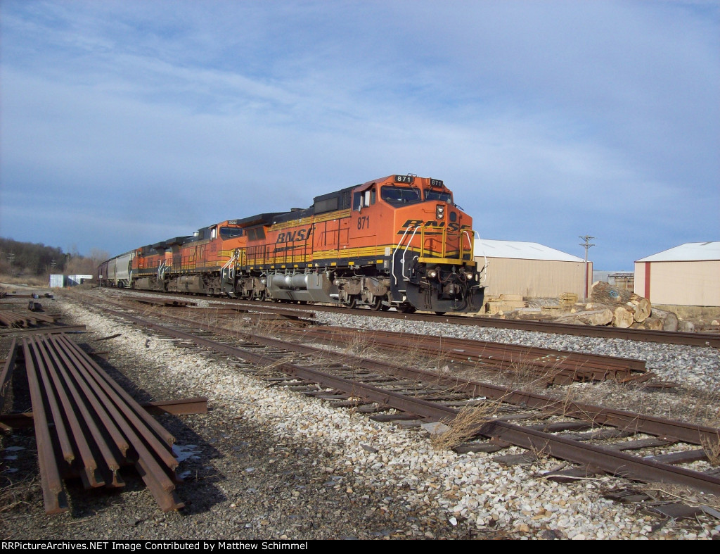 BNSF 871